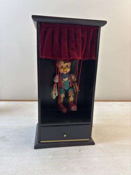 Jewelry Box Puppet music box - Kaufman Realty & Auctions