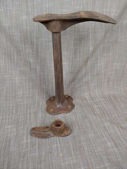 Cast iron cobbler shoe repair stand - Kaufman Realty & Auctions