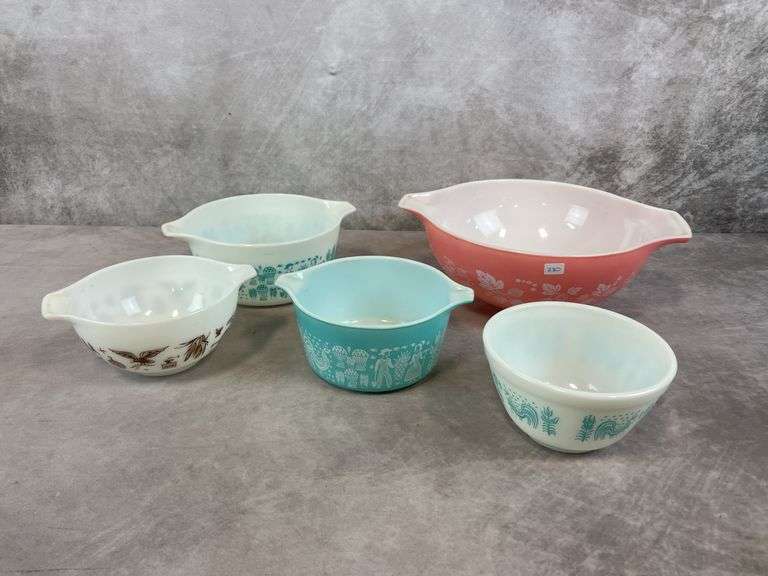 Stackable Pyrex Cookware - 5 Pieces - Kaufman Realty & Auctions