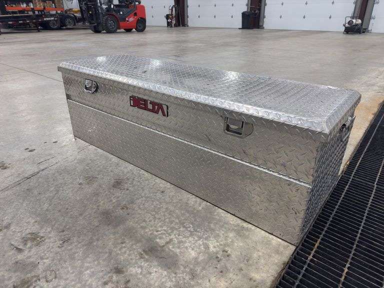Delta Truck Bed Tool Box - Kaufman Realty & Auctions