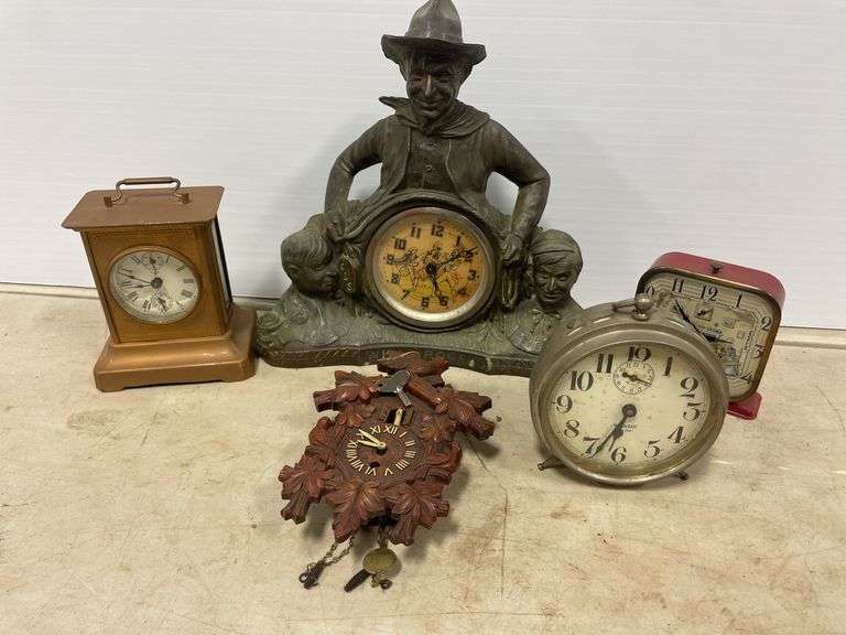 Roy Rogers Clock and Spinning Wheel Alarm Clock - Kaufman Realty & Auctions