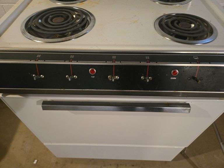 Sunray electric stove- see electrical plug - Kaufman Realty & Auctions