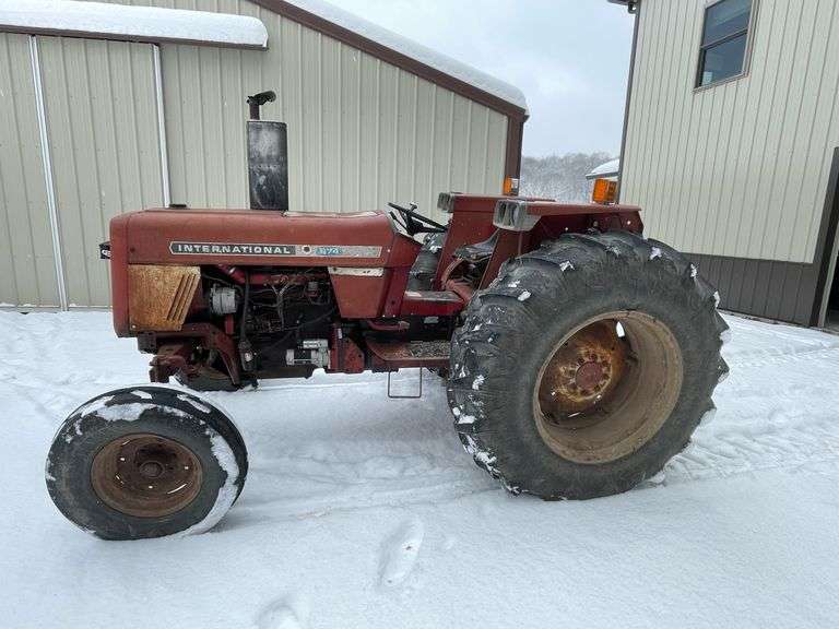 International 674 Tractor - Kaufman Realty & Auctions