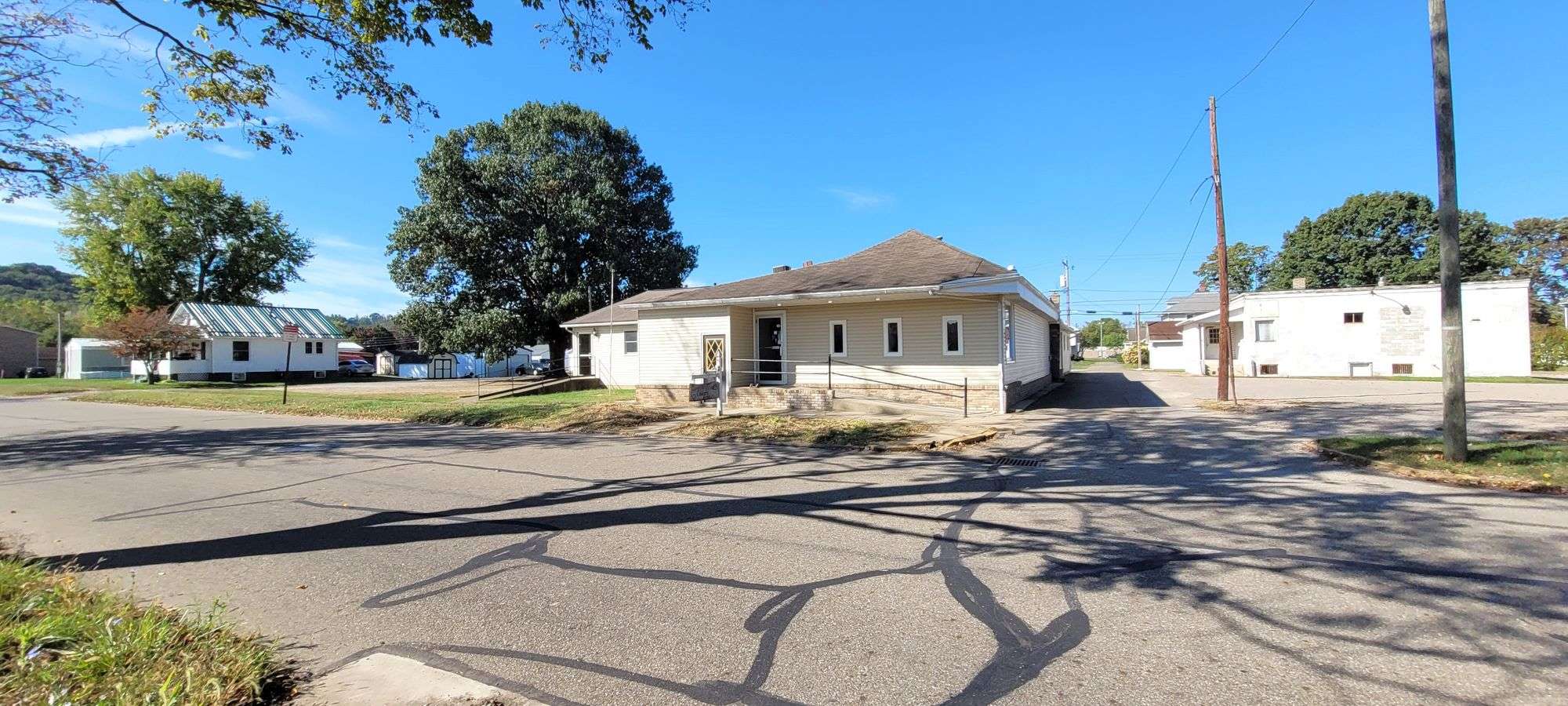 Turn-Key Restaurant/Commercial Opportunity - Kaufman Realty & Auctions