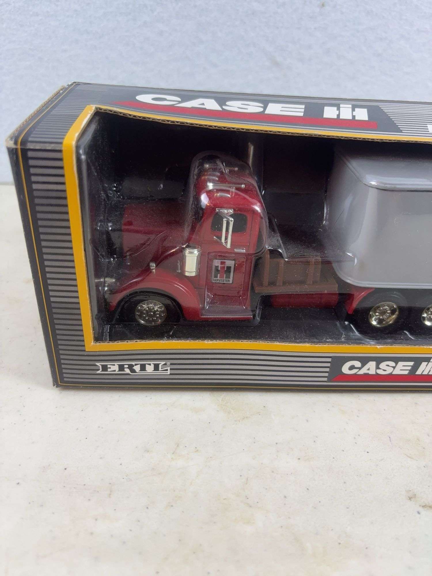 Case IH 1948 Peterbilt 1/43 Scale Semi - Kaufman Realty & Auctions