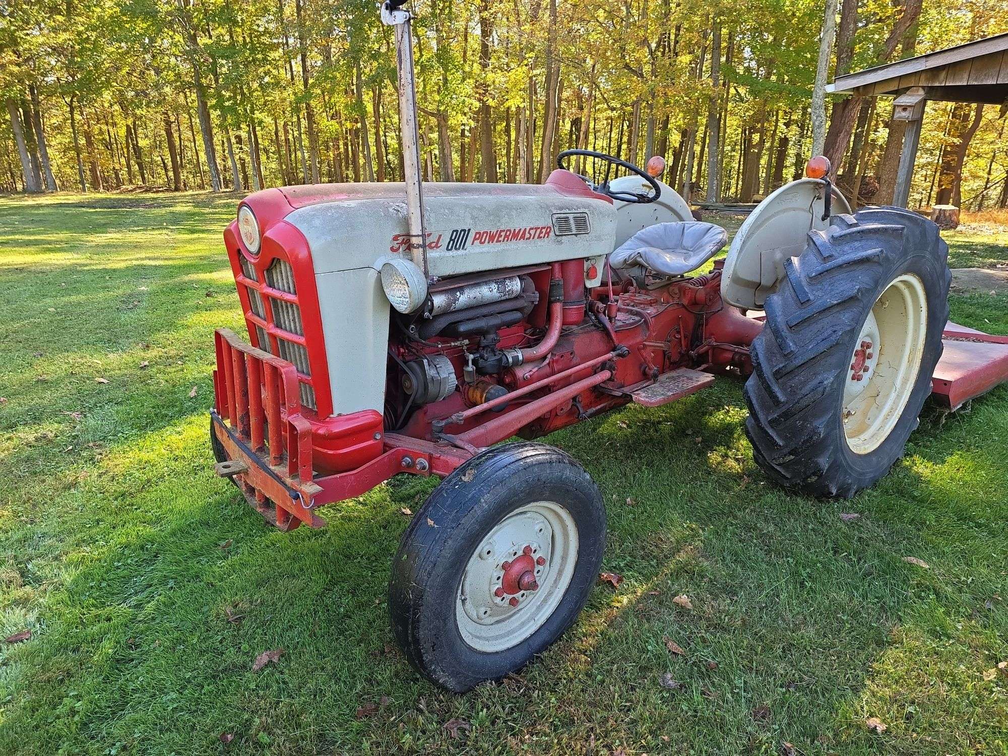 Ford 801 Powermaster Tractor runs great - Kaufman Realty & Auctions