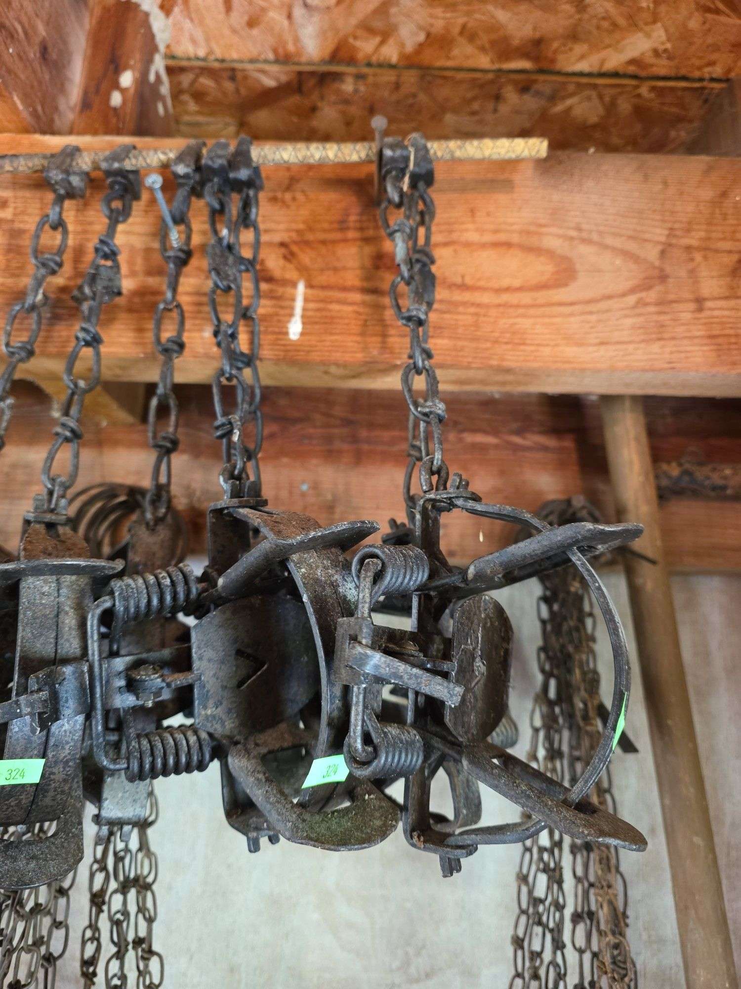 10 Victor Steel Traps - Kaufman Realty & Auctions