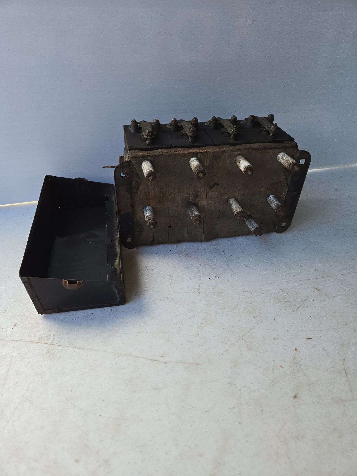 Model T coil box - Kaufman Realty & Auctions