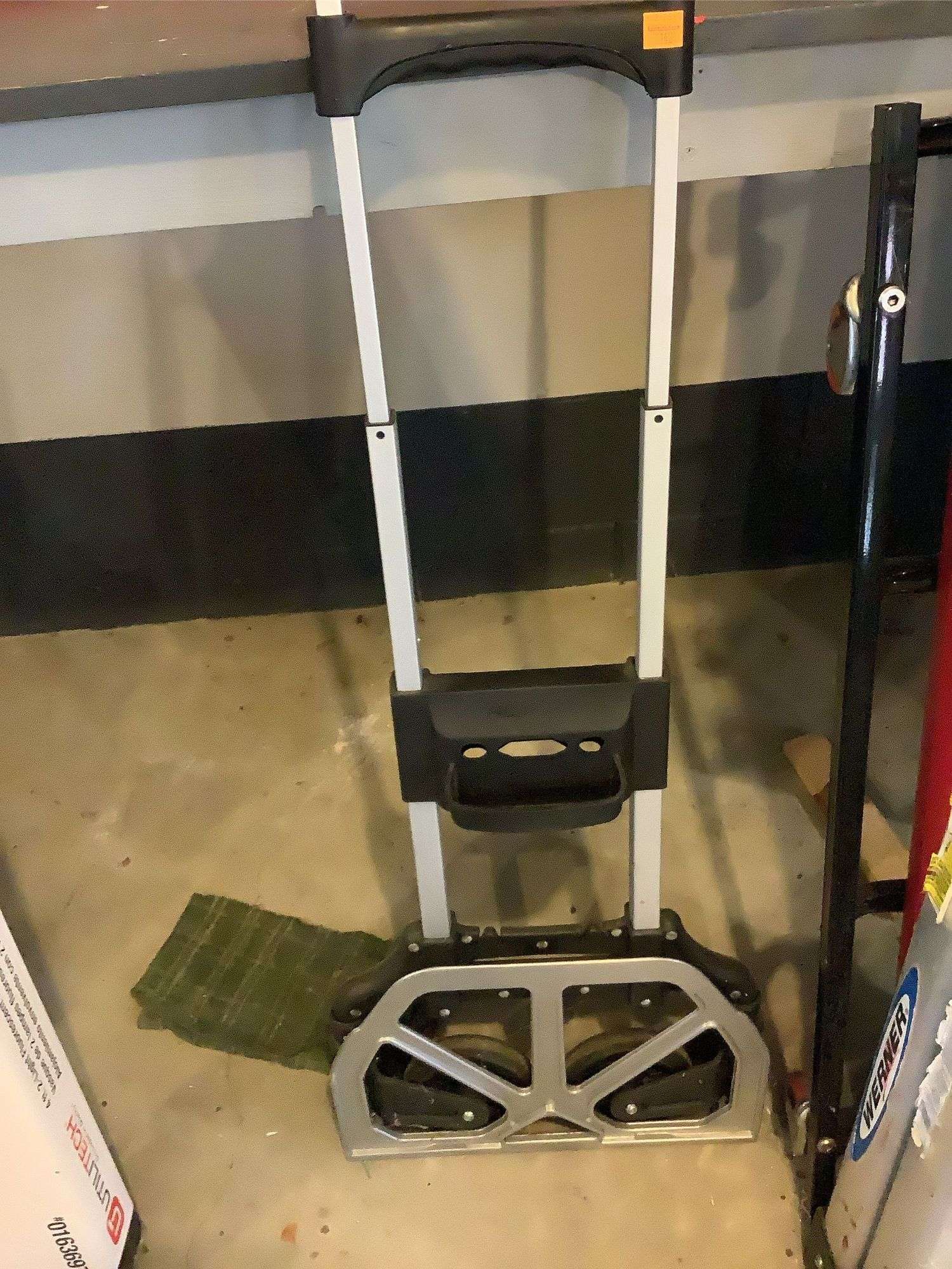 AWP HD Folding Dolly & 4 Ft Fluorescent Light - Kaufman Realty & Auctions
