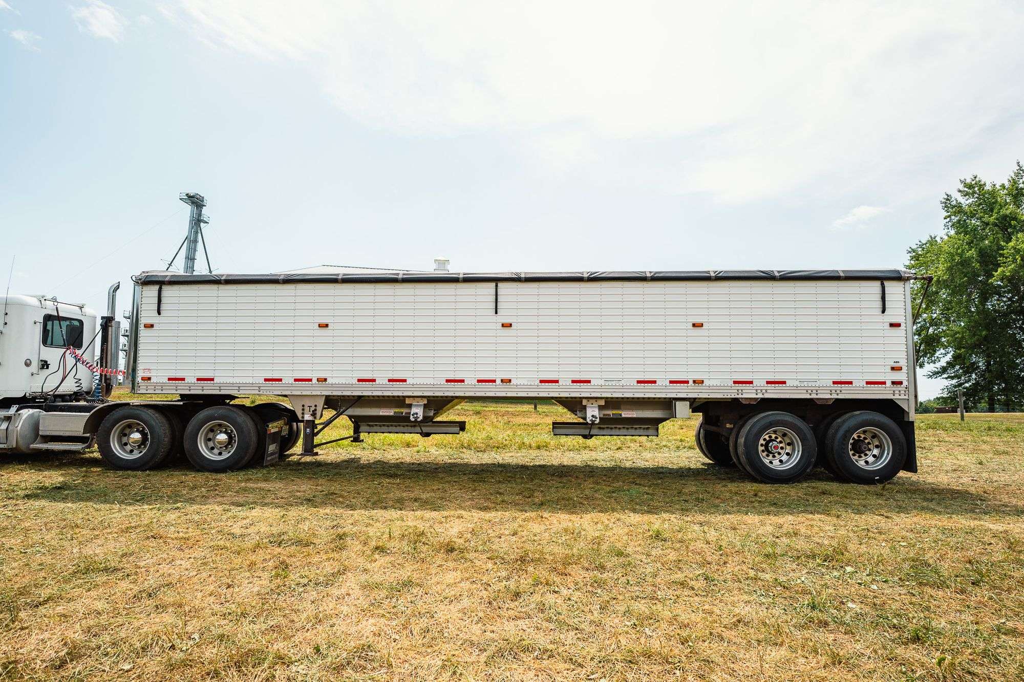 2013 TIMPTE SUPER HOPPER GRAIN TRAILER - Kaufman Realty & Auctions