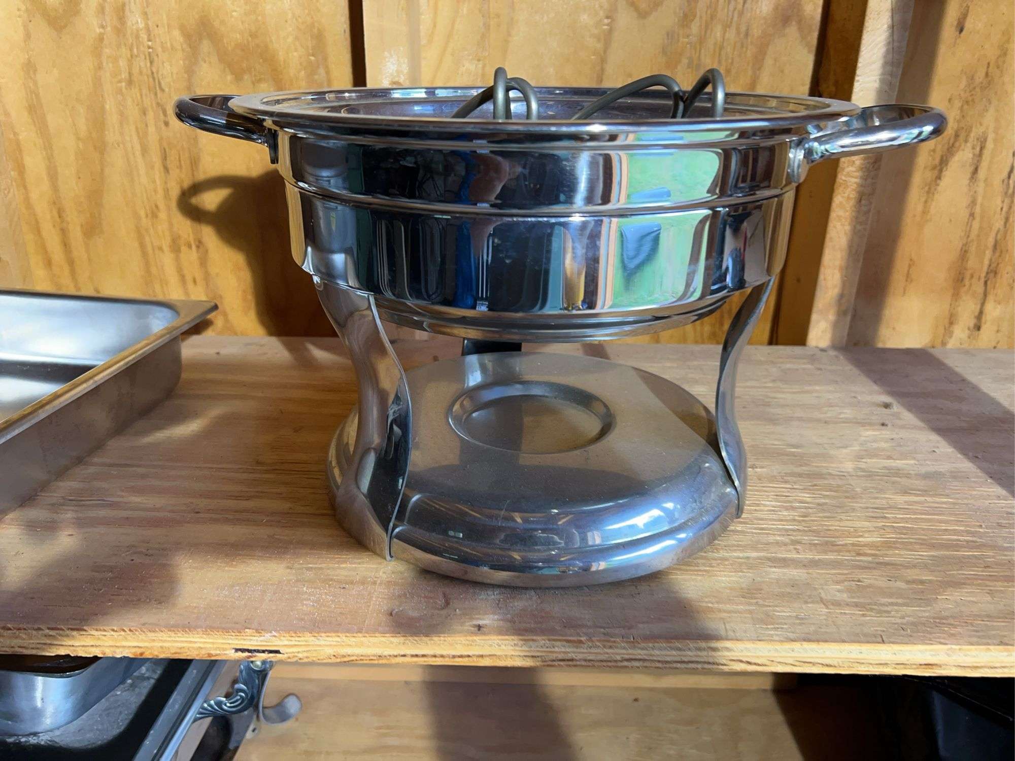 Round Chafing Pan - Kaufman Realty & Auctions