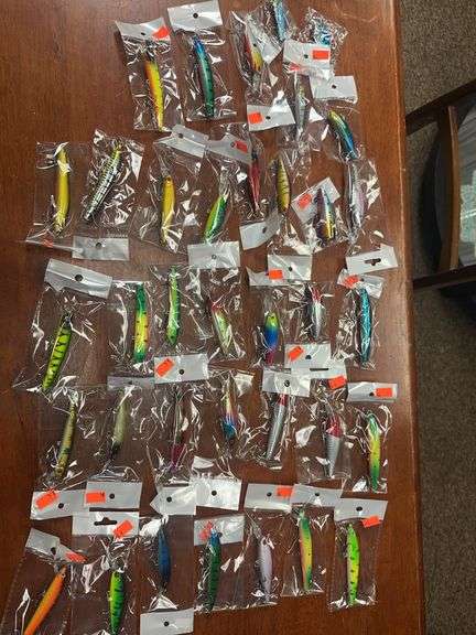 (36) fishing lures brand new - Kaufman Realty & Auctions