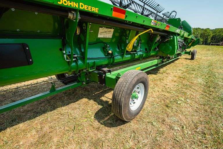2018 J+M 4 WHEEL STEER HEADER CART - Kaufman Realty & Auctions