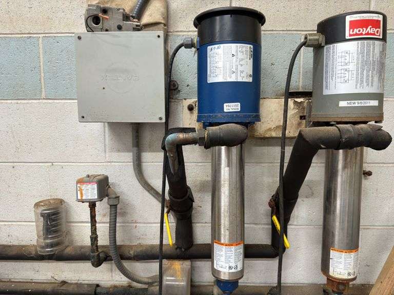 1 Dayton pressure washer - Kaufman Realty & Auctions