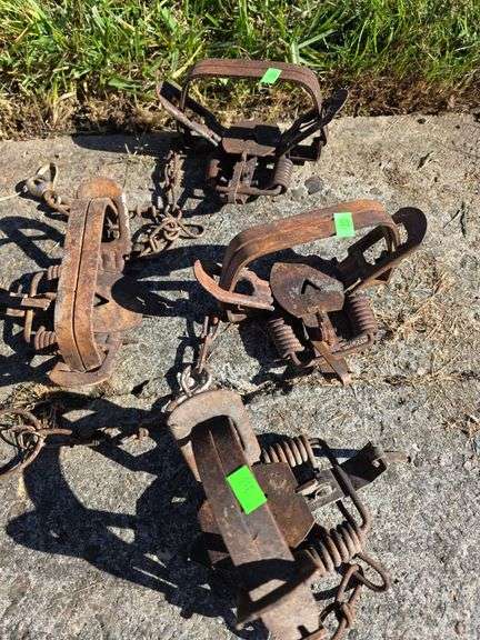 4 Victor Steel Traps - Kaufman Realty & Auctions