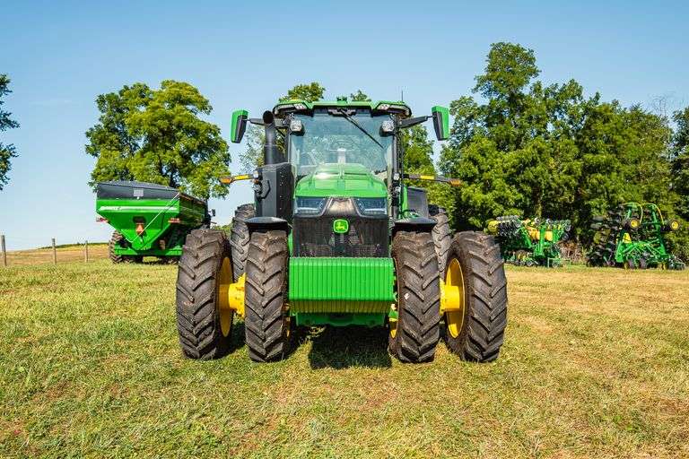 2021 JOHN DEERE 8R370 TRACTOR - Kaufman Realty & Auctions