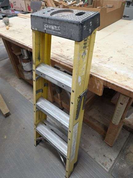 4ft Husky Step Ladder - Kaufman Realty & Auctions
