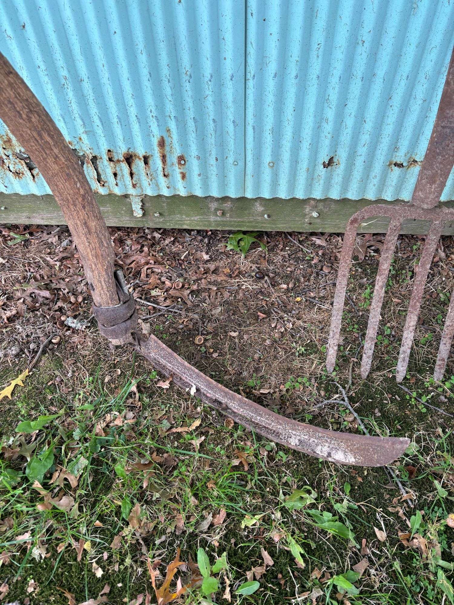Yard/garden tools - Kaufman Realty & Auctions