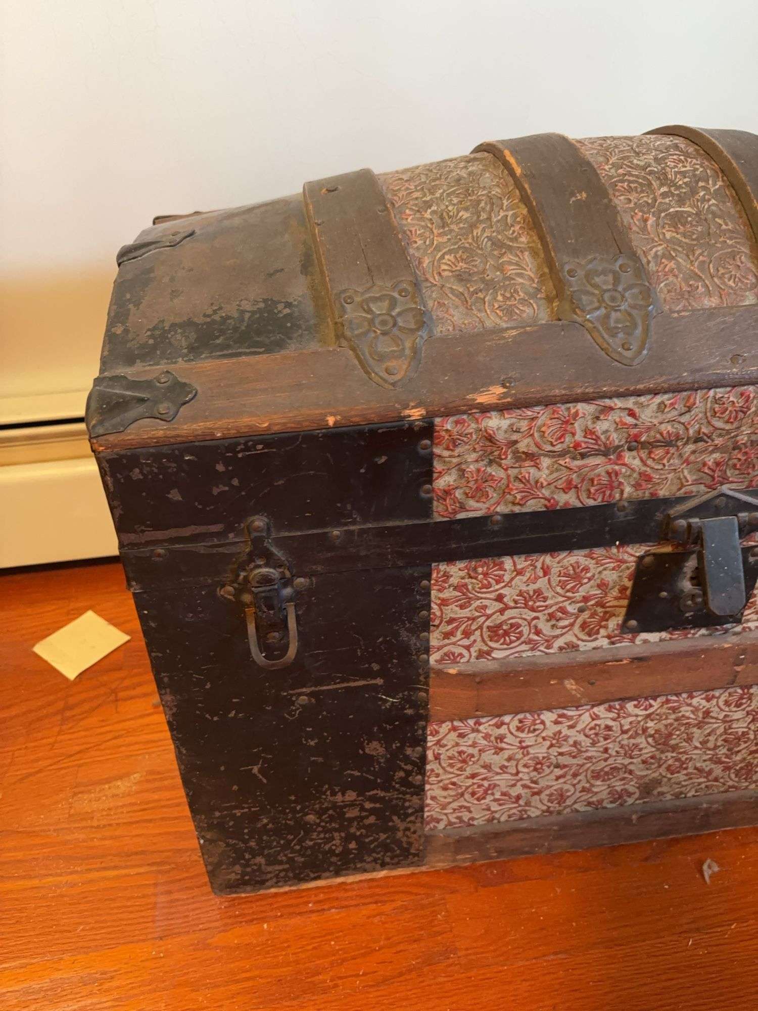 Vintage Chest 15”d x 26”w x 18”h - Kaufman Realty & Auctions