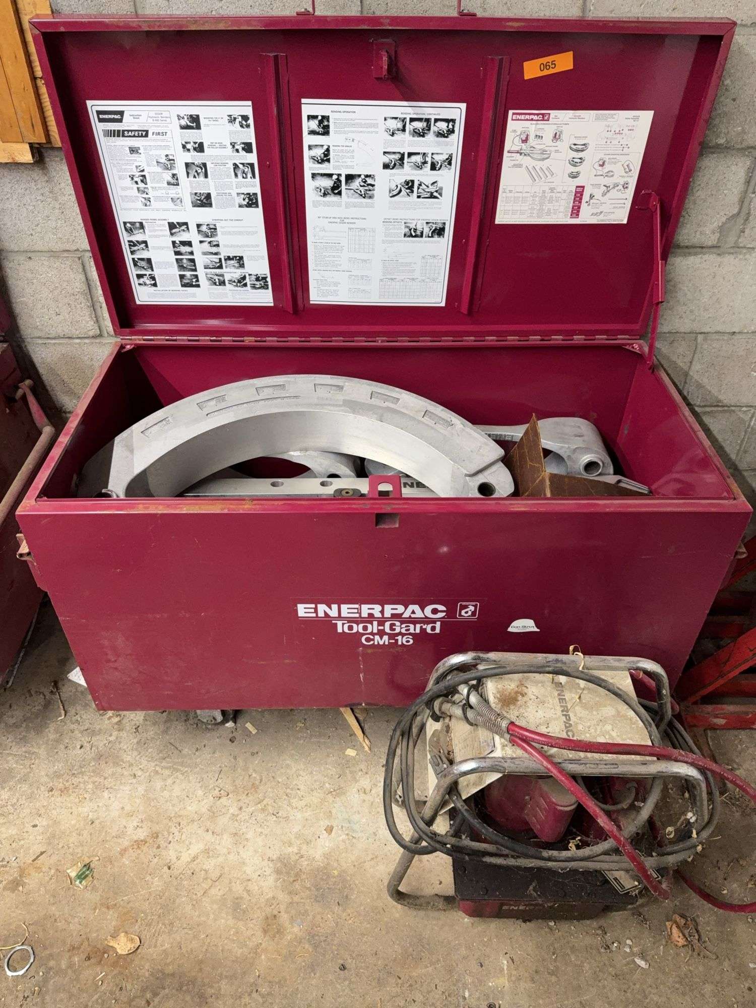 ENERPAC CM-16 PIPE BENDER KIT NEVER USED - Kaufman Realty & Auctions