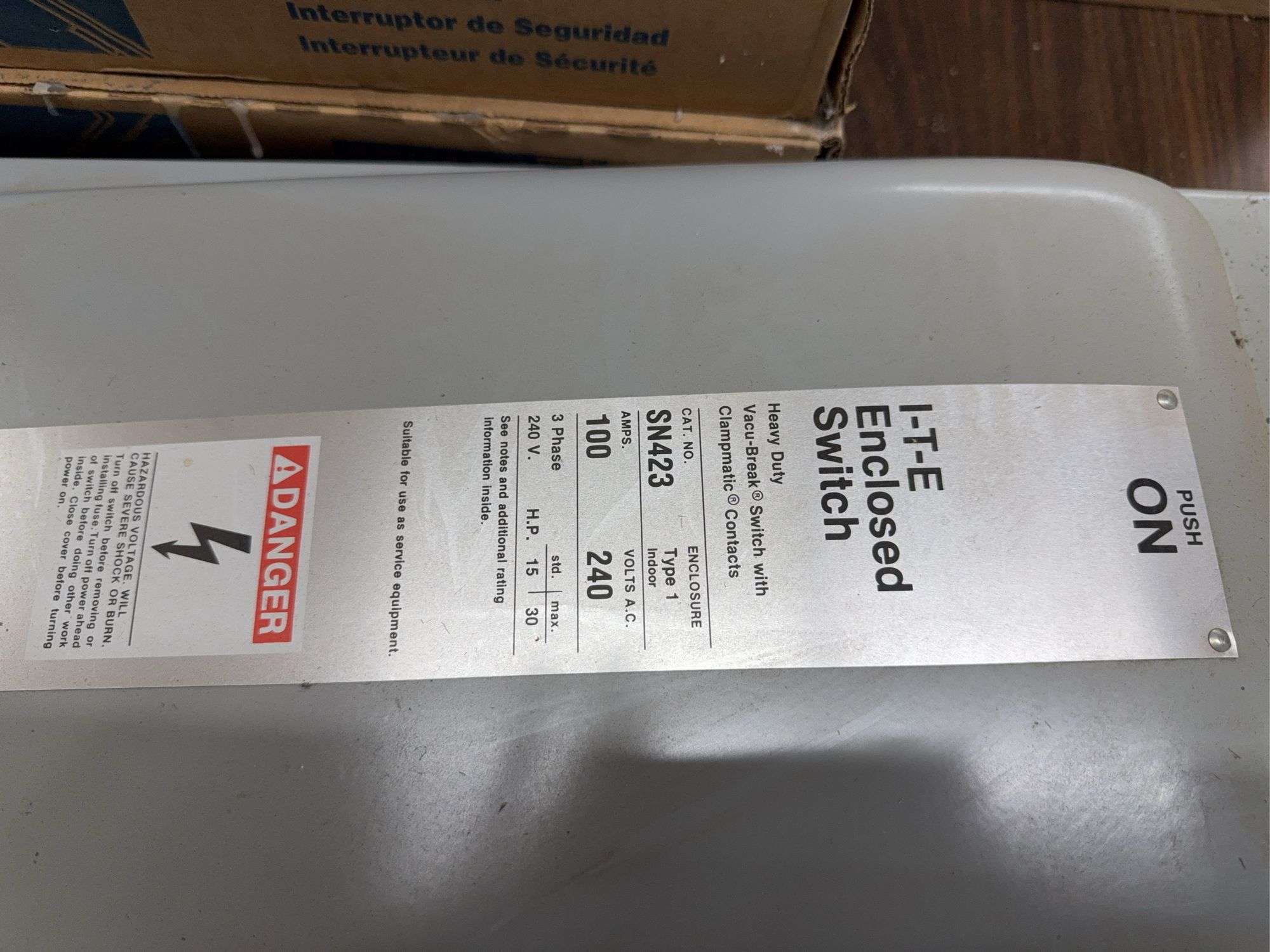 SQUARE D FUSIBLE PANELBOARD SWITCH. 100 amp switch - Kaufman Realty ...