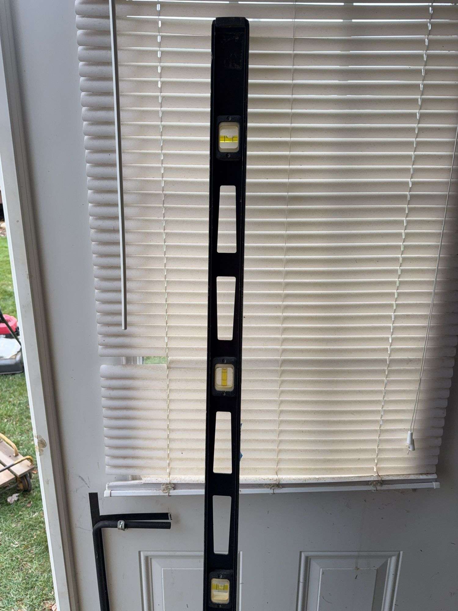 6 FT LEVEL - Kaufman Realty & Auctions