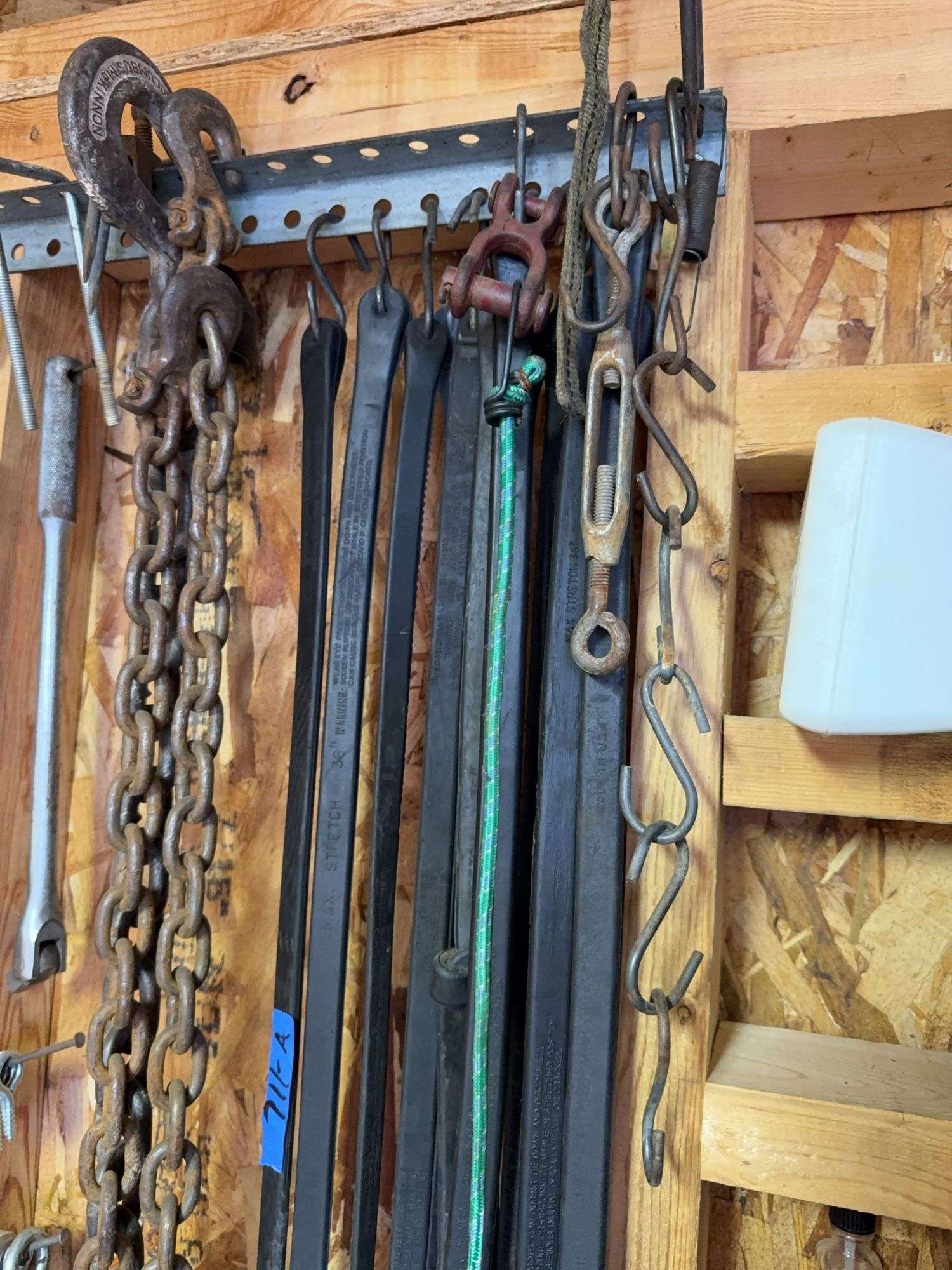 CHAINS AND TIE DOWNS - Kaufman Realty & Auctions