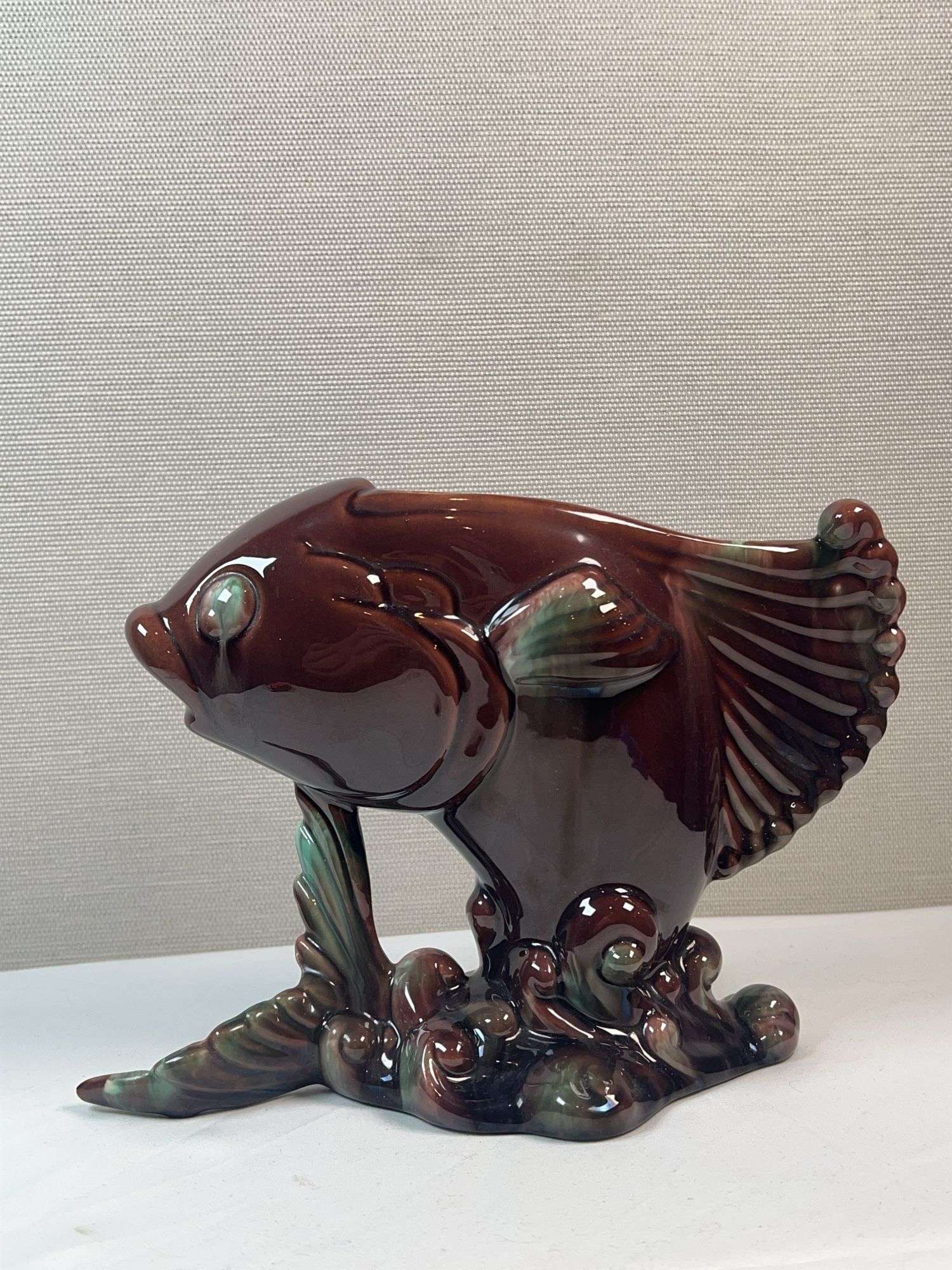 HULL POTTERY FISH - Kaufman Realty & Auctions