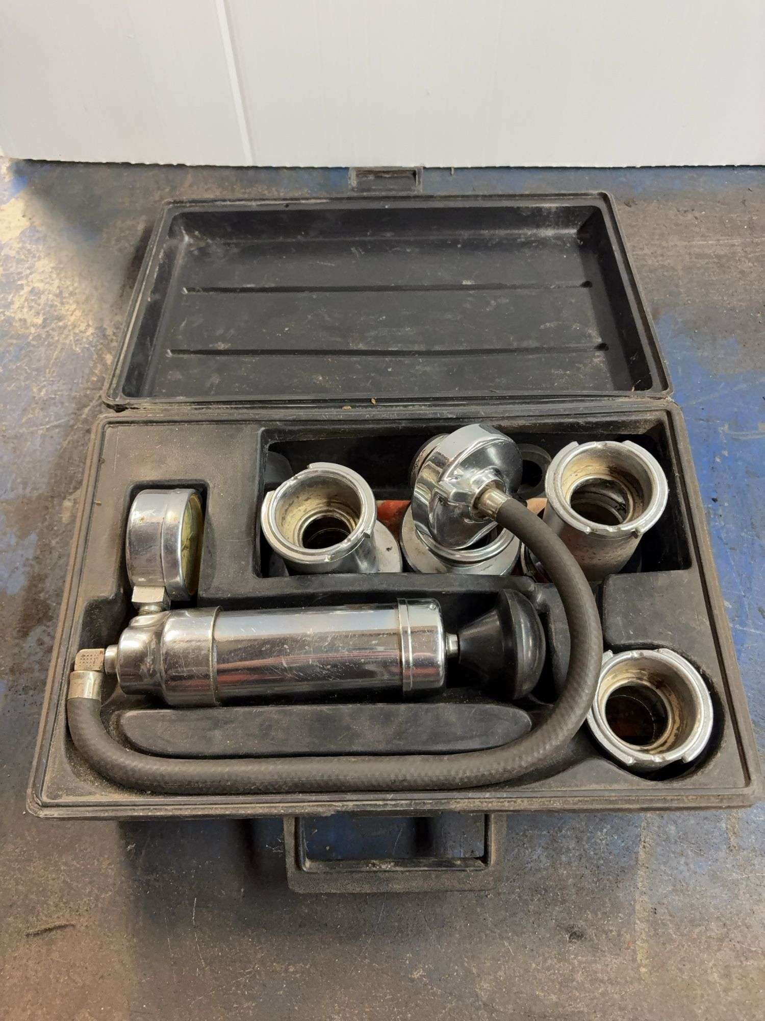 Stant ST-255A cooling system pressure tester - Kaufman Realty & Auctions