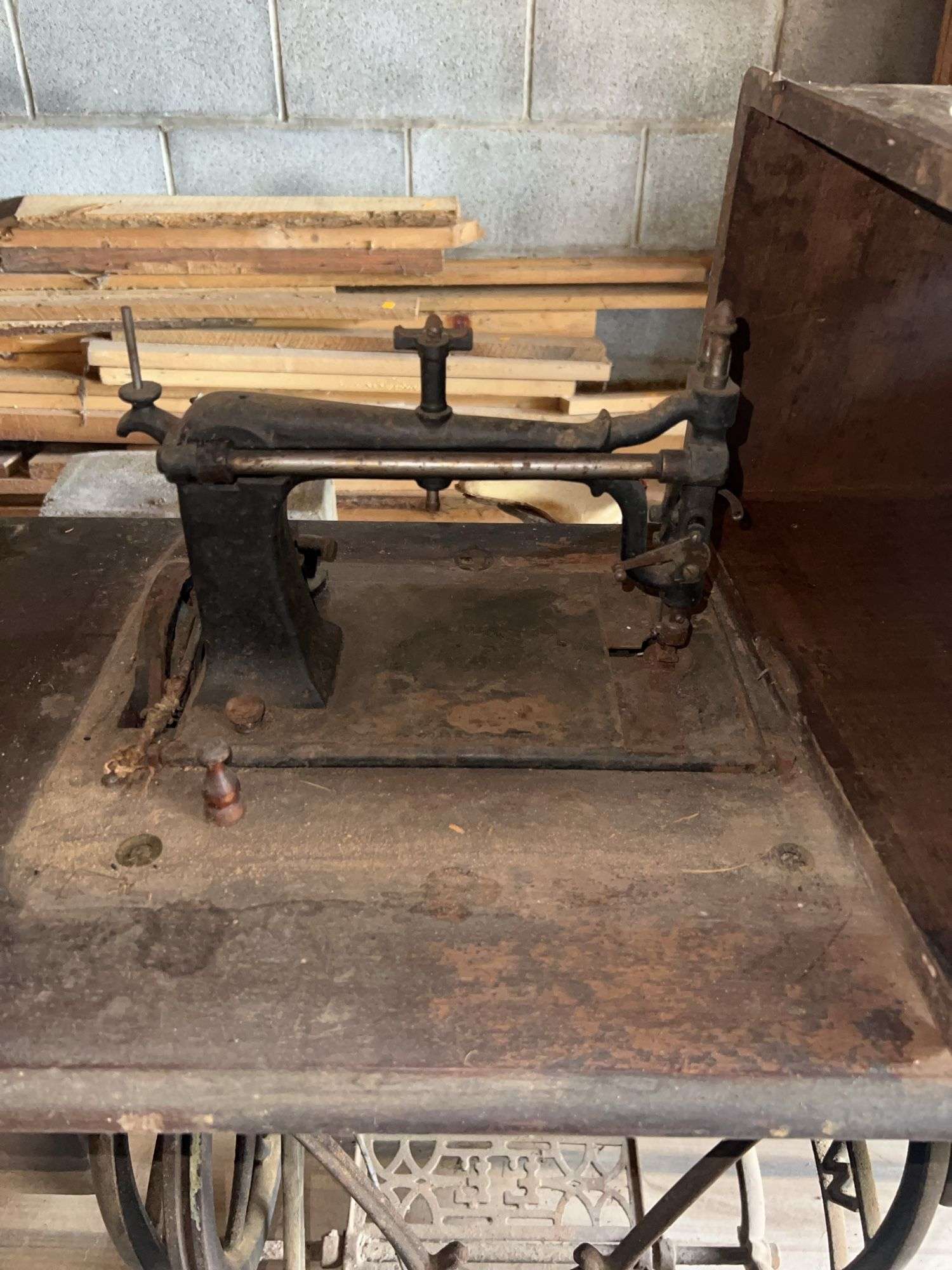Vintage Weed Sewing Machine Table - Kaufman Realty & Auctions