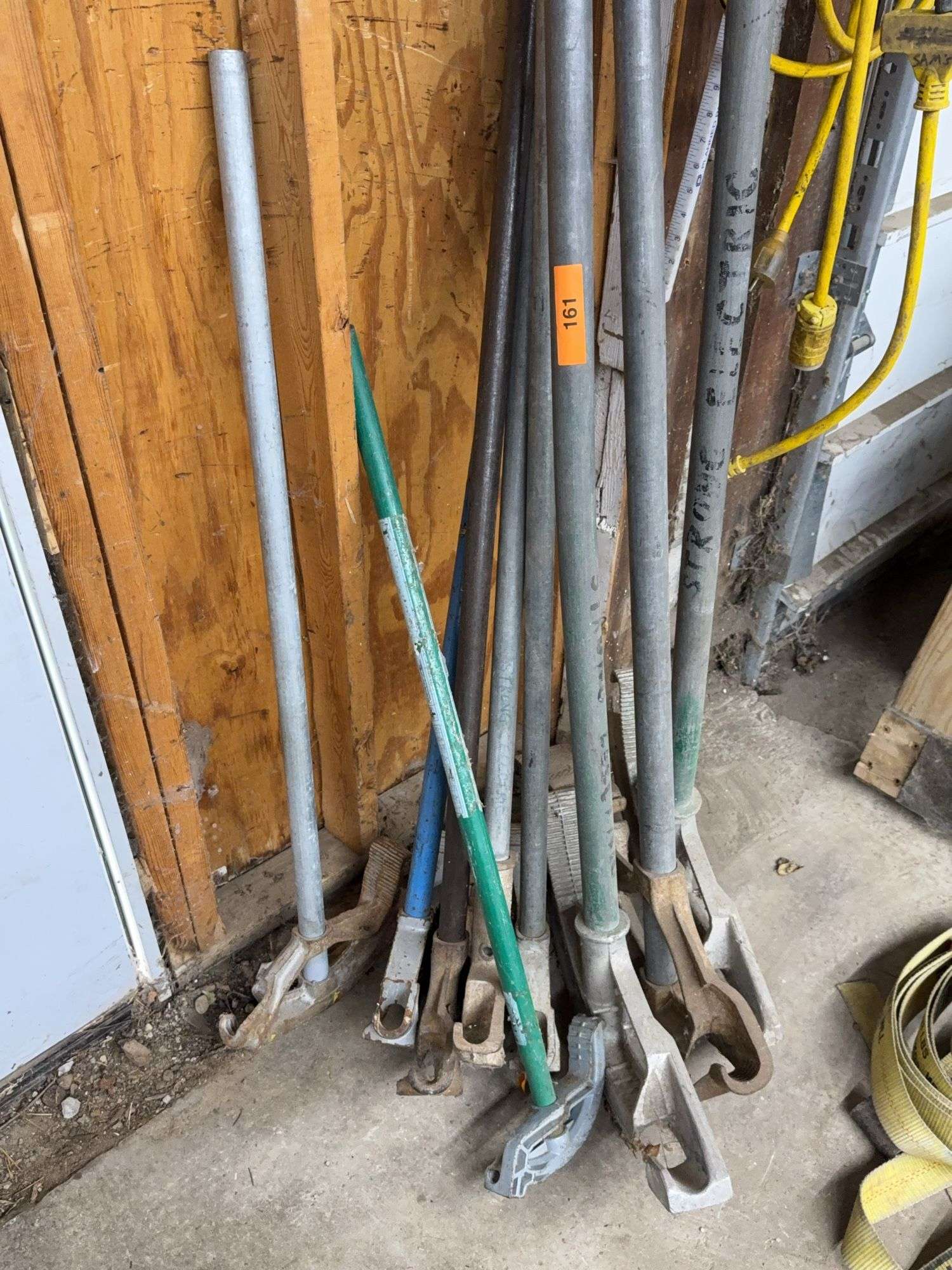 MANUAL PIPE BENDERS VARIOUS SIZES - Kaufman Realty & Auctions