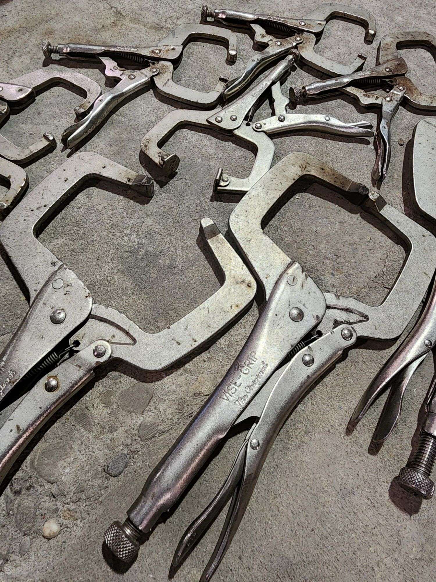 LOT OF VISE GRIP CLAMPS - Kaufman Realty & Auctions