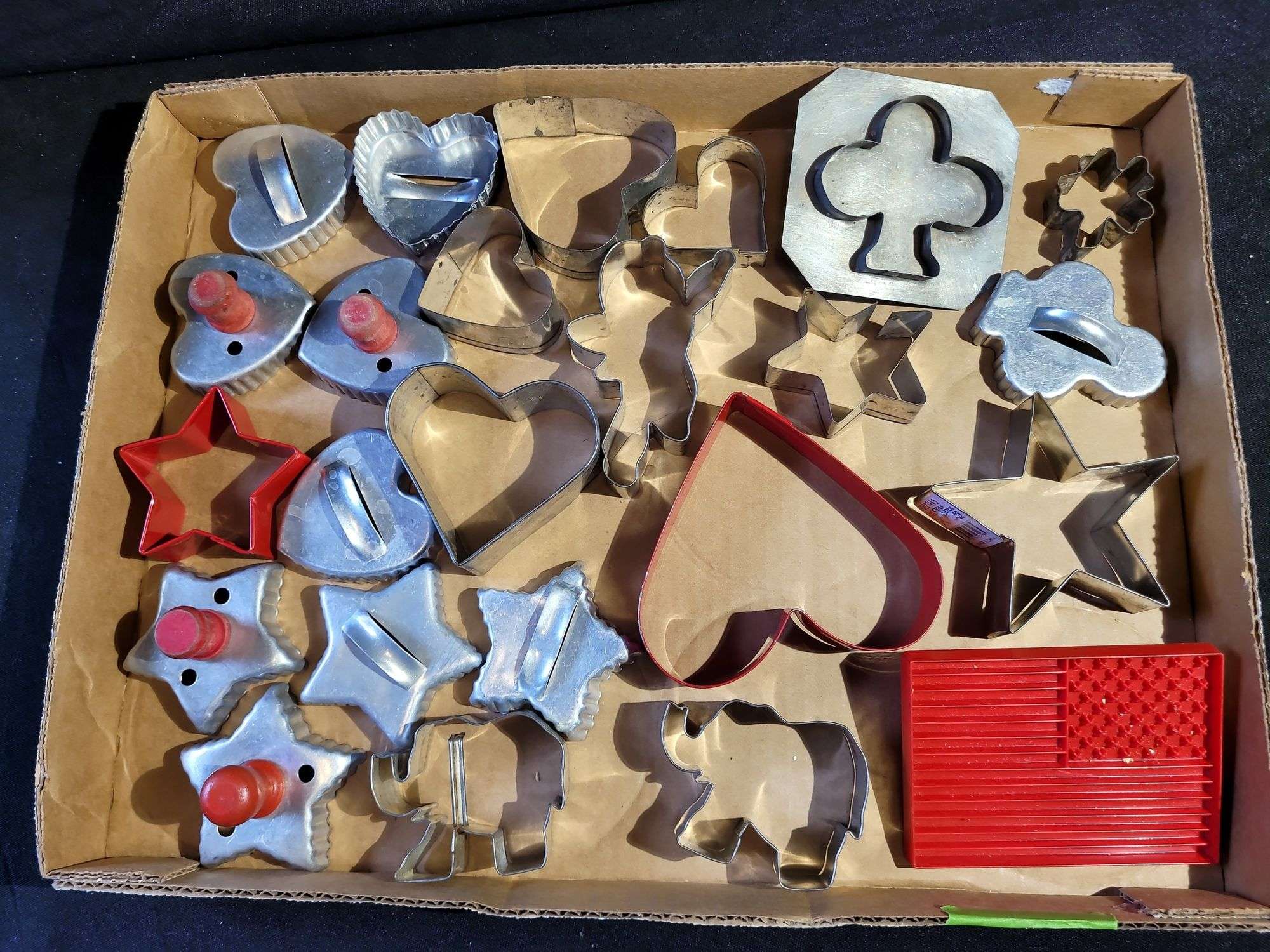COOKIE CUTTERS - VALENTINE & more - Kaufman Realty & Auctions