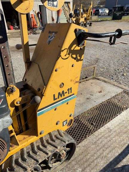 VERMEER LM-11 CABLE PLOW W/ONLY 41 HOURS. - Kaufman Realty & Auctions
