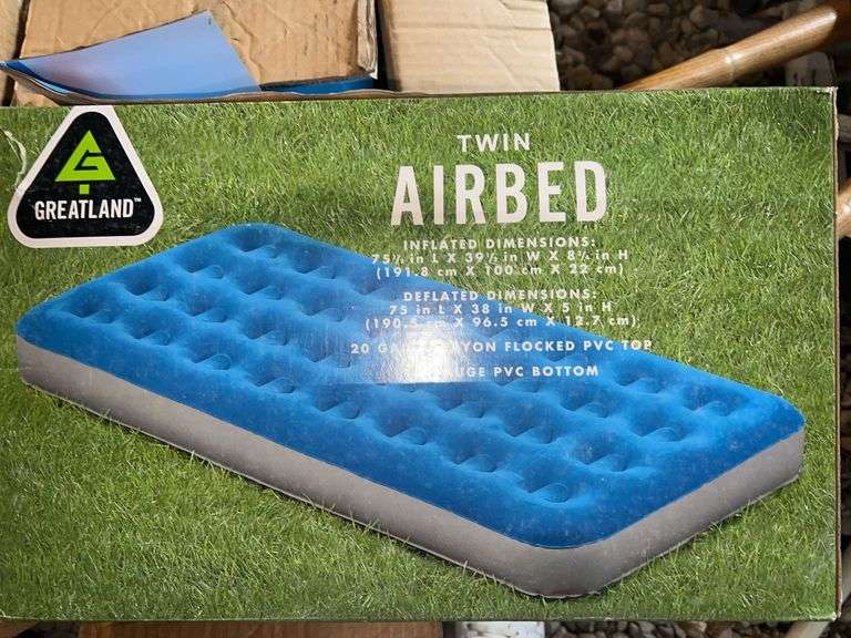 PAIR OF TWIN AIR BEDS - Kaufman Realty & Auctions