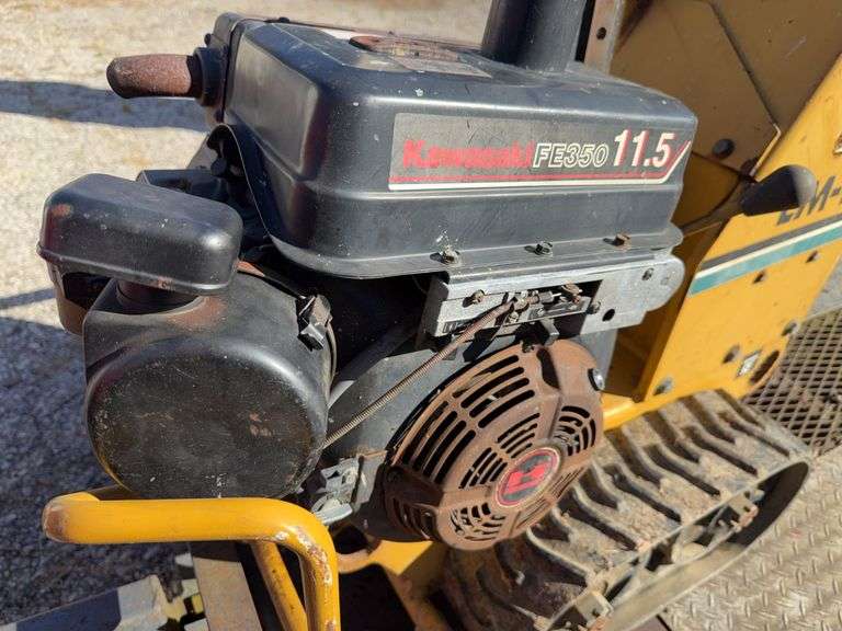 VERMEER LM-11 CABLE PLOW W/ONLY 41 HOURS. - Kaufman Realty & Auctions