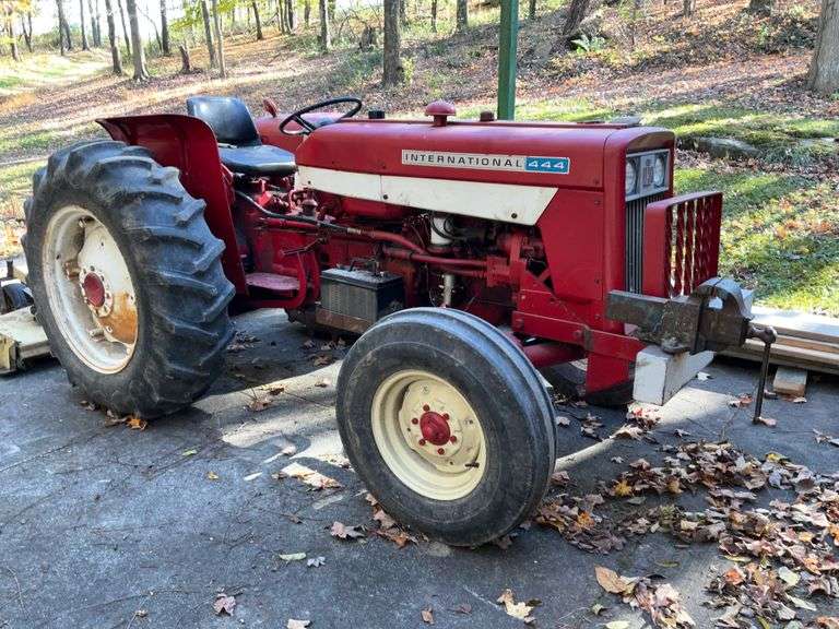International 444 Tractor, Pto/ 3 Point - Kaufman Realty & Auctions