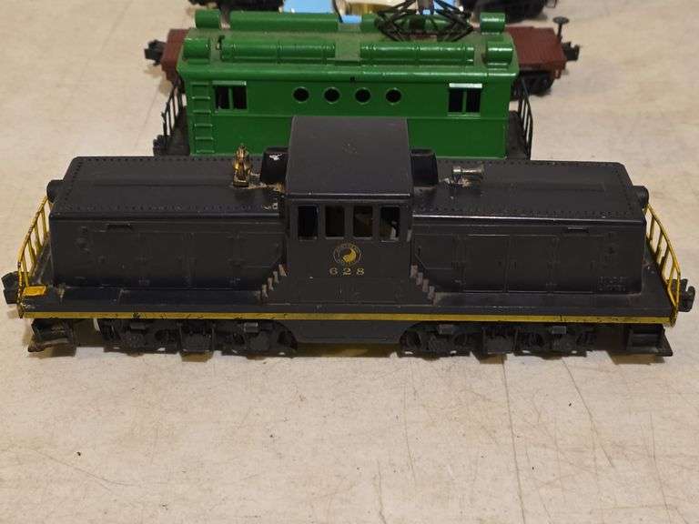 LOT OF O GAUGE TRAIN CARS INCLUDING LIONEL 628 ENGINE - Kaufman Realty ...