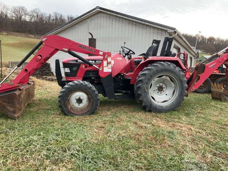 2014 Mahindra 4530 Farm Tractor with Backhoe Attachment and Front ...