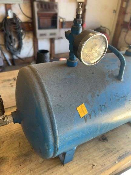Portable Air Compressor Tank - Kaufman Realty & Auctions