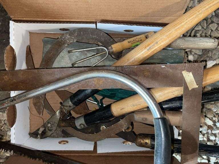 YARD AND GARDEN TOOLS - Kaufman Realty & Auctions