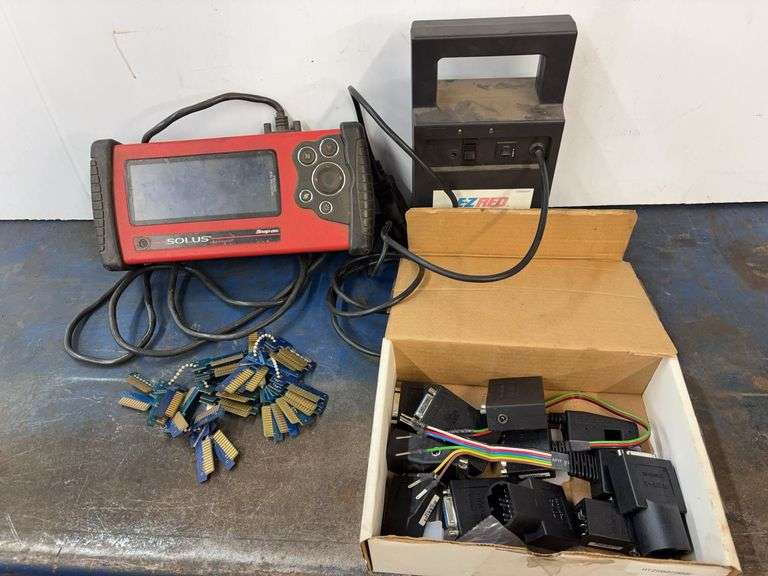 Snap-On Solus scanner, computer memory saver, and other electrical ...