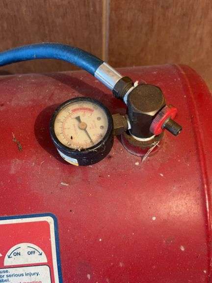 Midwest Products Portable Air Tank - Kaufman Realty & Auctions