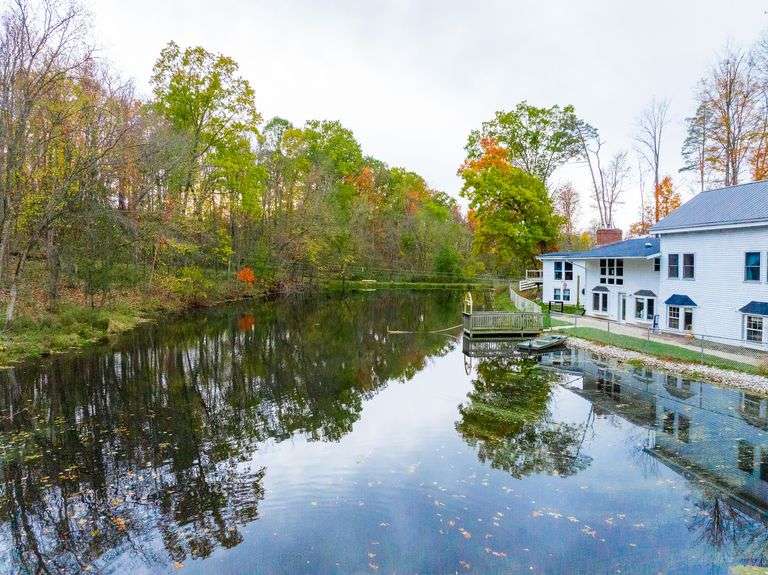 Wooster Home on 12 Acres - Kaufman Realty & Auctions