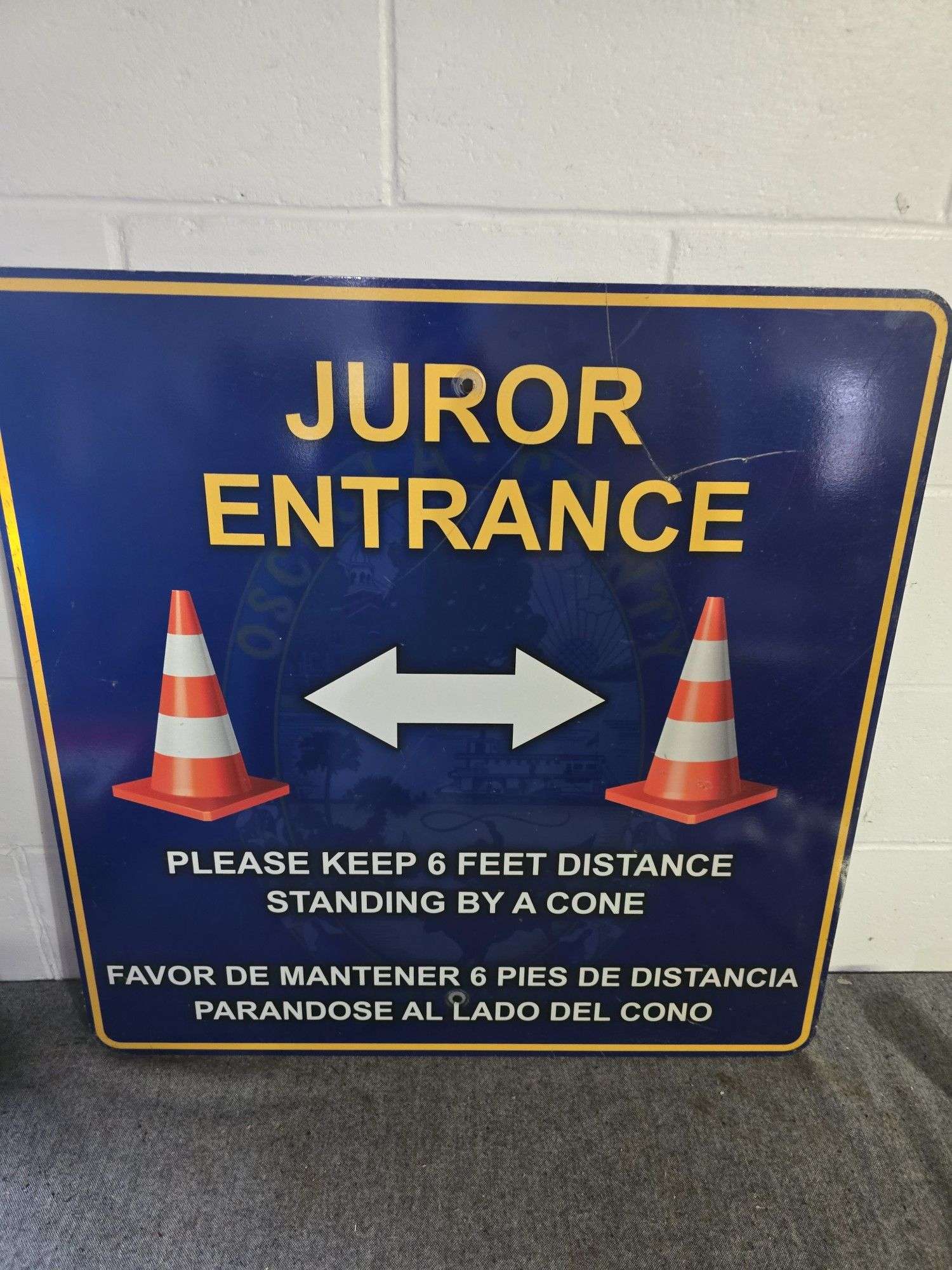 JUROR ENTRANCE METAL SIGN 30" X 30" - Kaufman Realty & Auctions