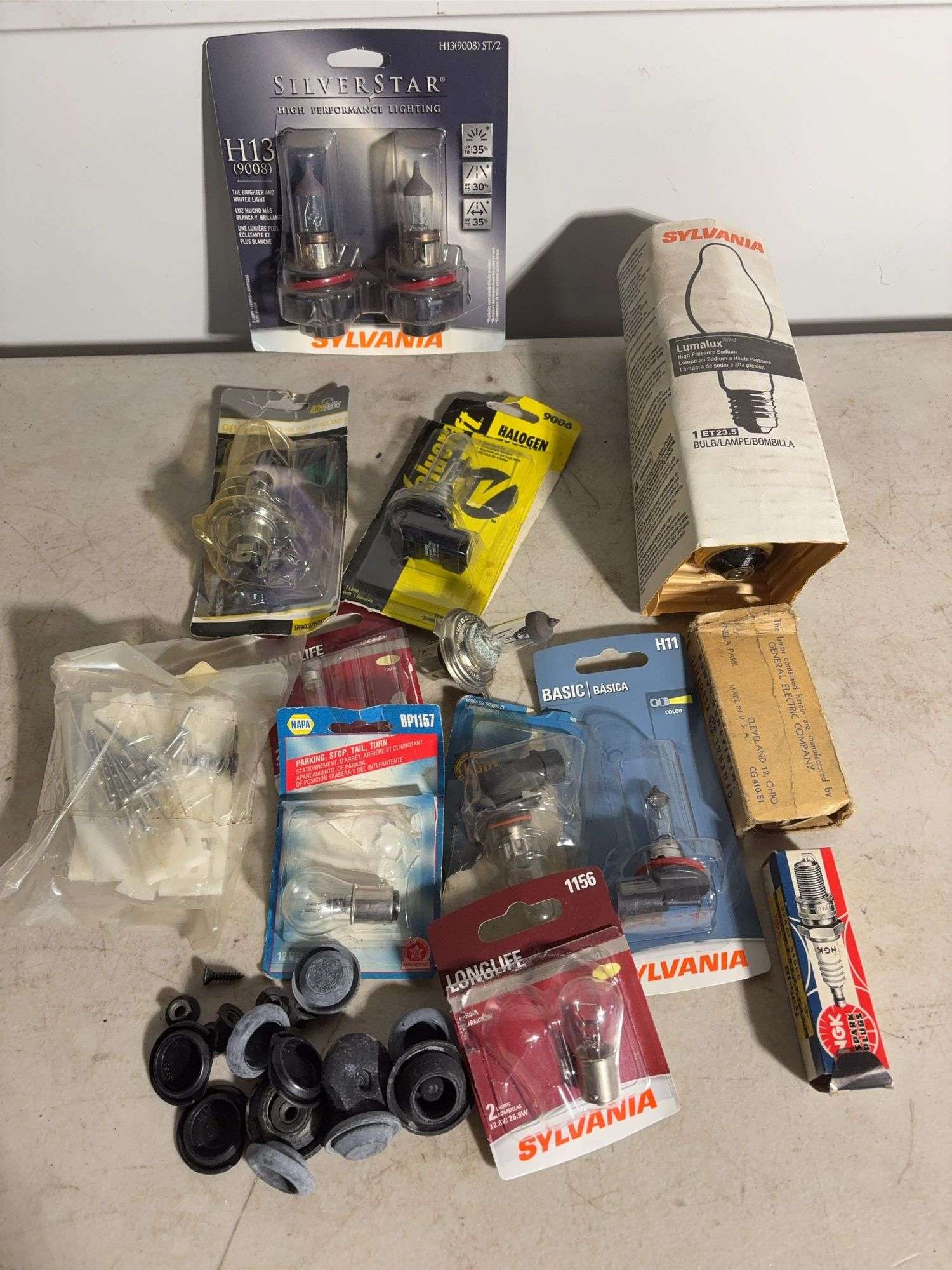 Flat of vehicle light bulbs - see photos - Kaufman Realty & Auctions