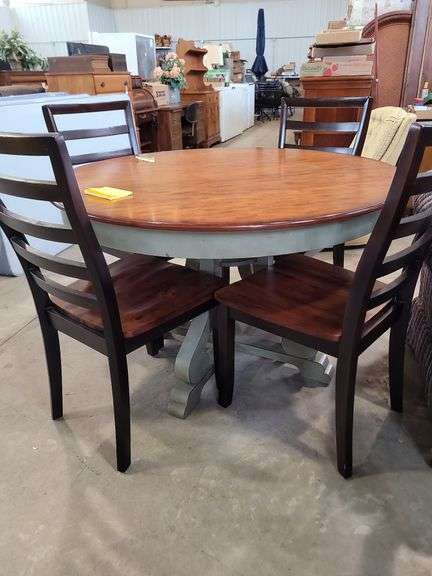 PIER 1 ROUND KITCHEN TABLE & 4 CHAIRS - Kaufman Realty & Auctions