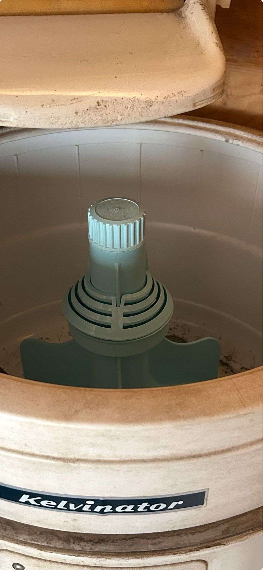 Kelvinator Washing Machine - Kaufman Realty & Auctions