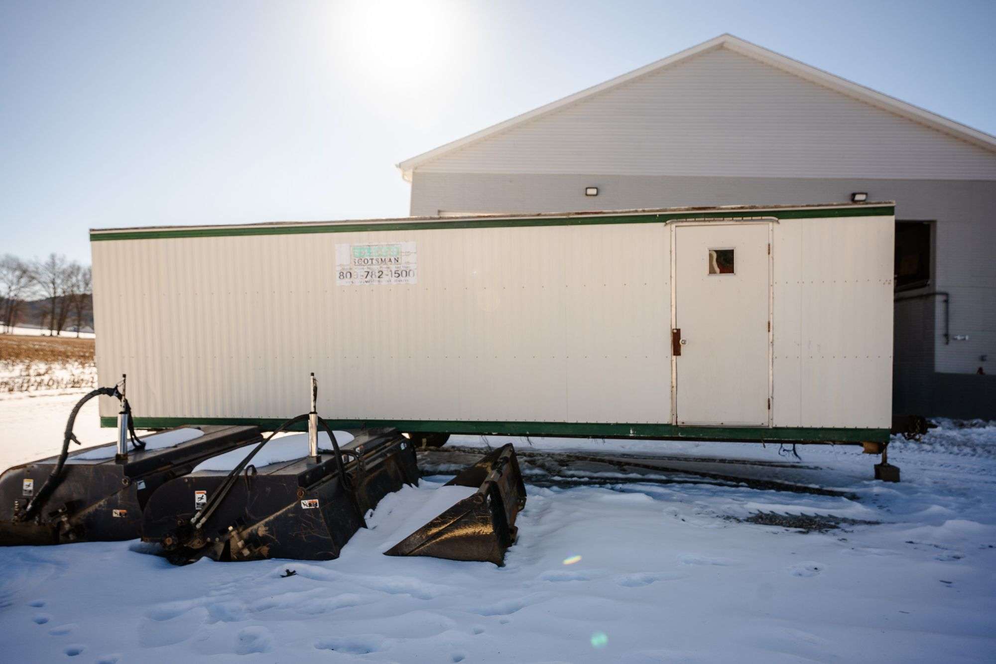 Mobile Job Site Office & Tool Trailer, 8’x25’ - Kaufman Realty & Auctions