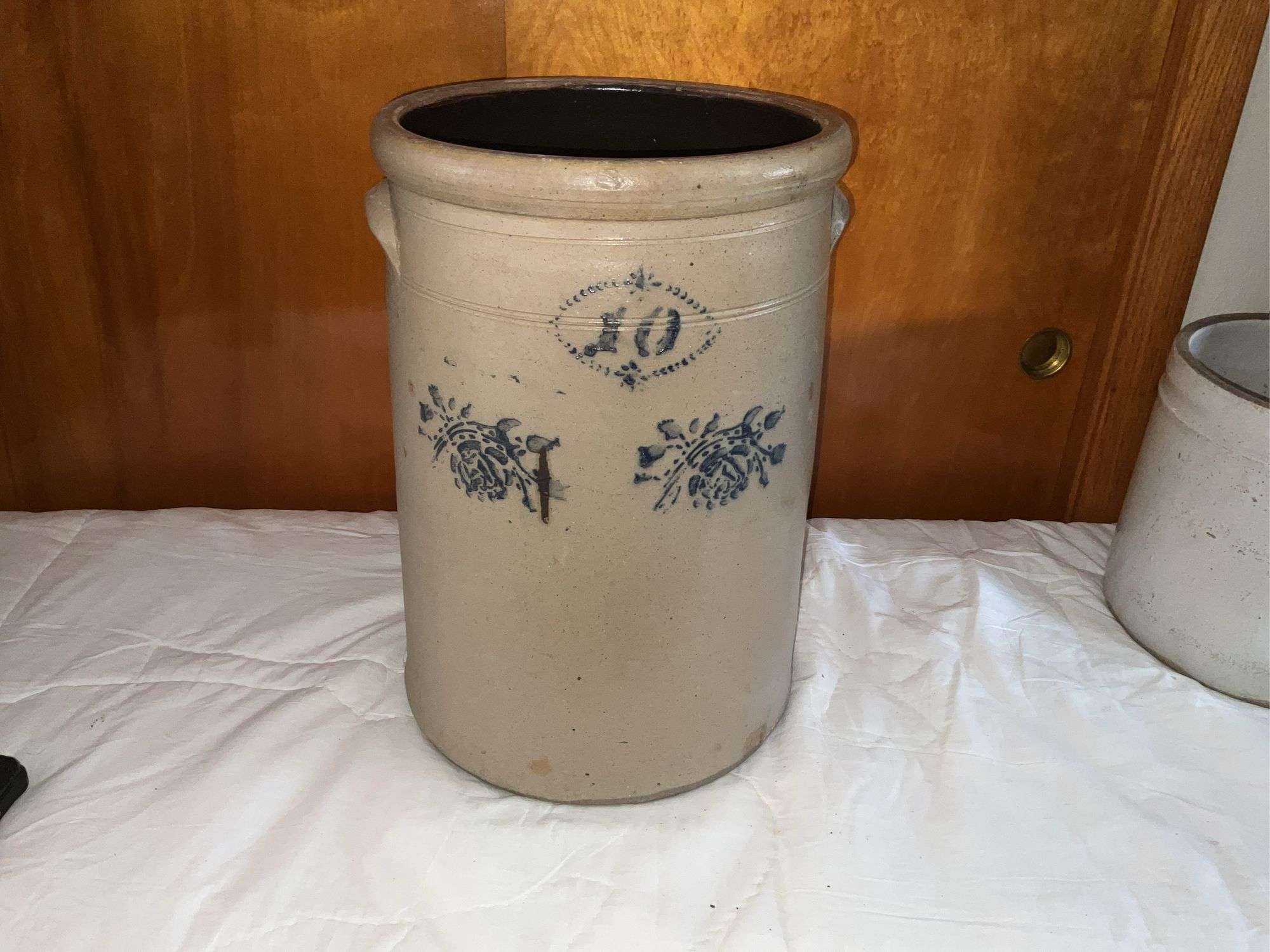 Very nice 10 gal crock - Kaufman Realty & Auctions